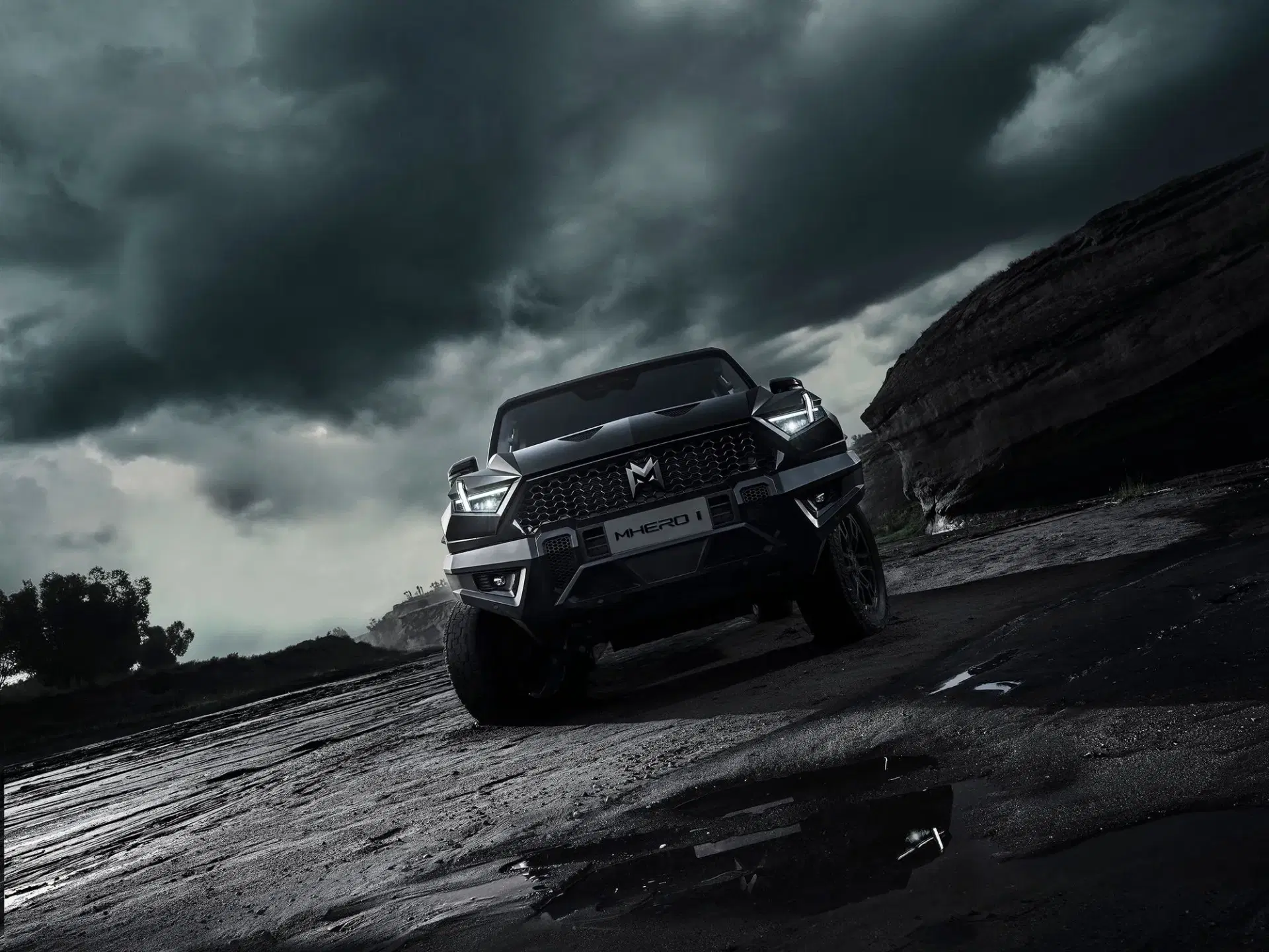 MHERO | NEVER BACK DOWN | Premium SUV Qatar
